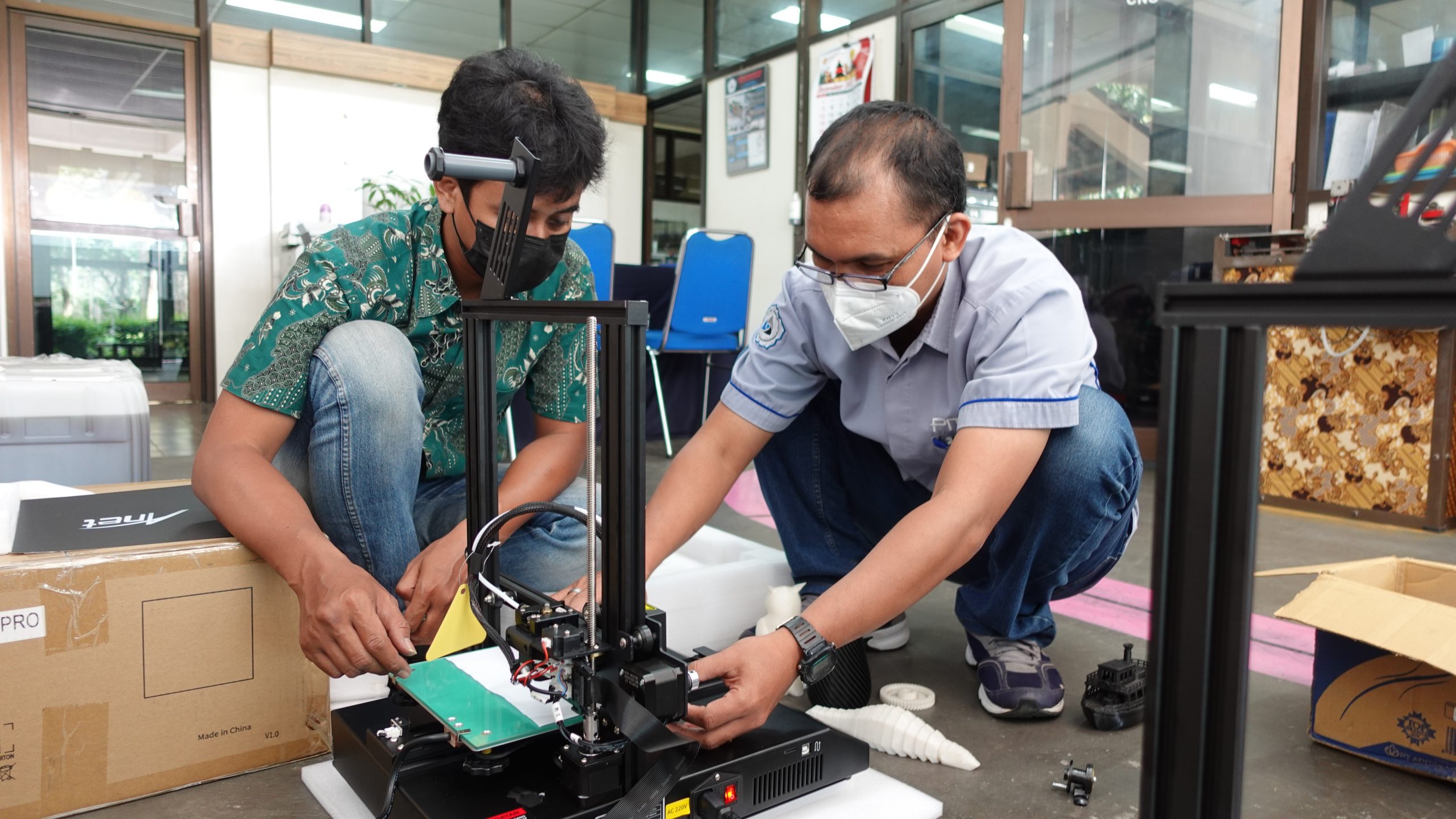 Pengiriman & Pelatihan dasar-dasar penggunaan 3D Printer – Rajawali3D